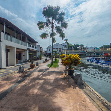 PERZIM | River Walk 3